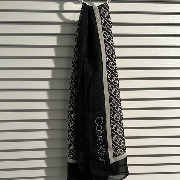 Calvin Klein | Accessories | Nwt Calvin Klein Classic Black White Scarf ...